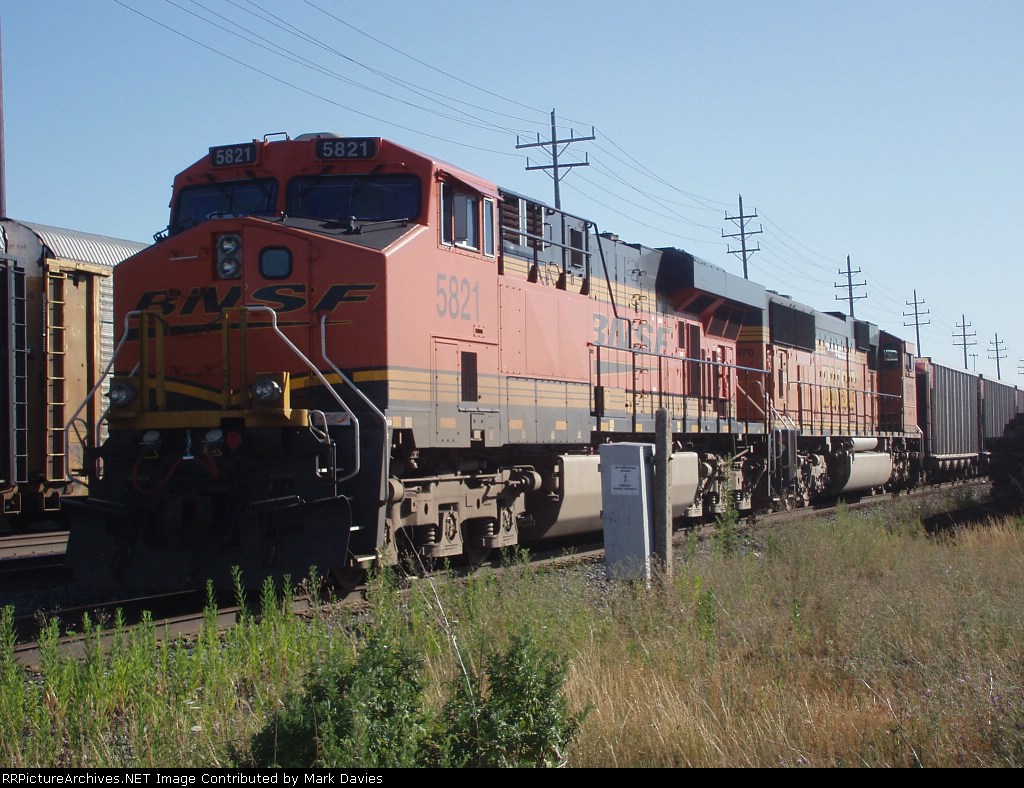 BNSF 5821 + 9970